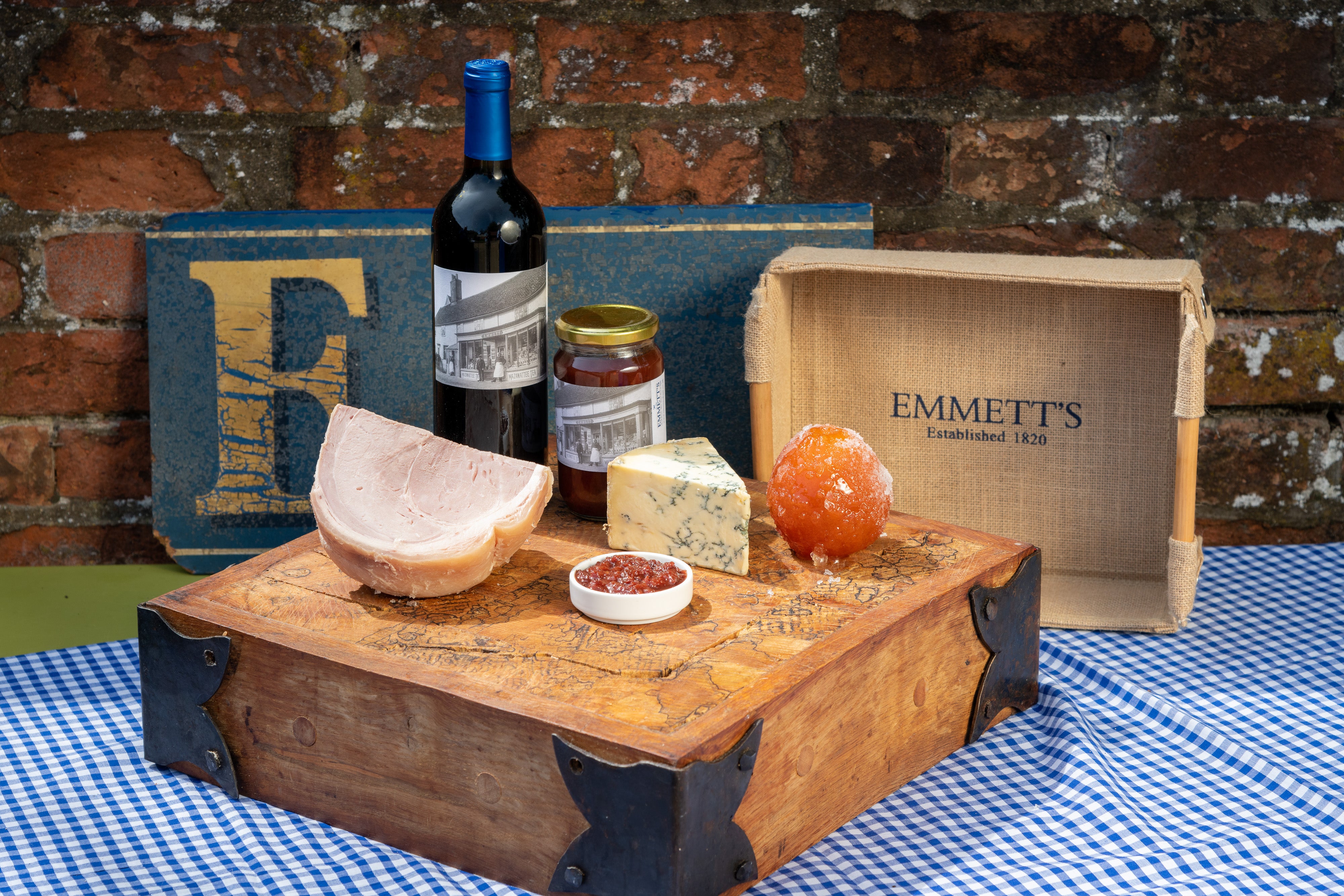 Emmettâ Cheese, Chutney and Ham Box | Emmett's Smokehouse & Fine Foods