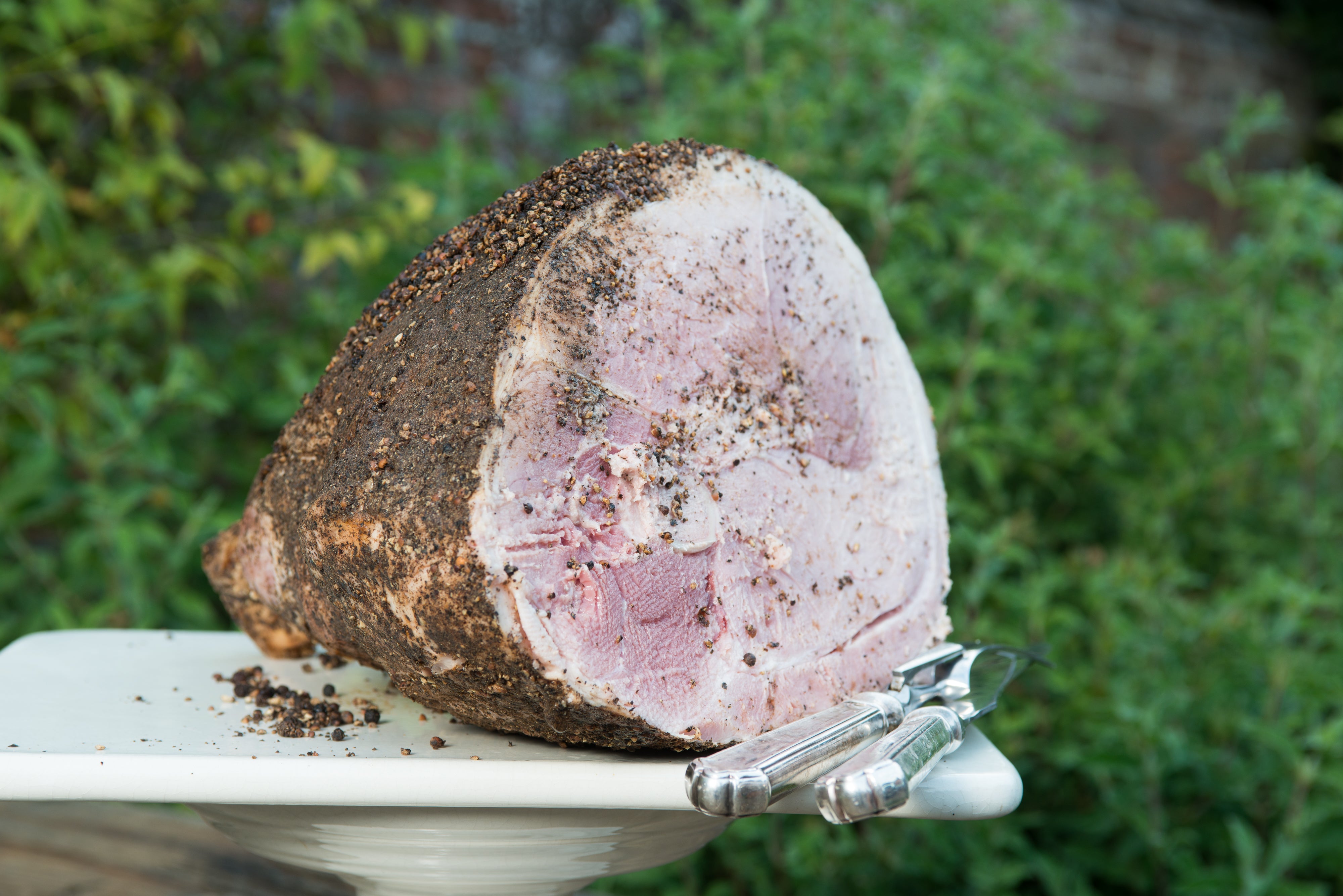 Black Pepper Unsmoked Cooked Half Ham On The Bone – Emmett's